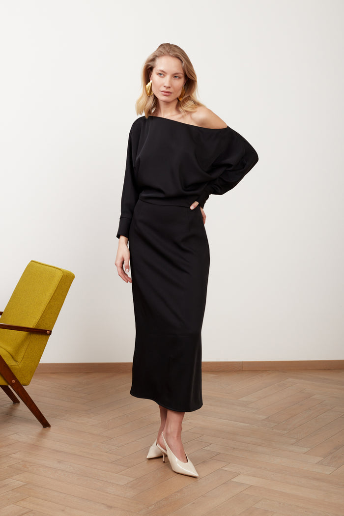 UNDRESS. Your dress with a story