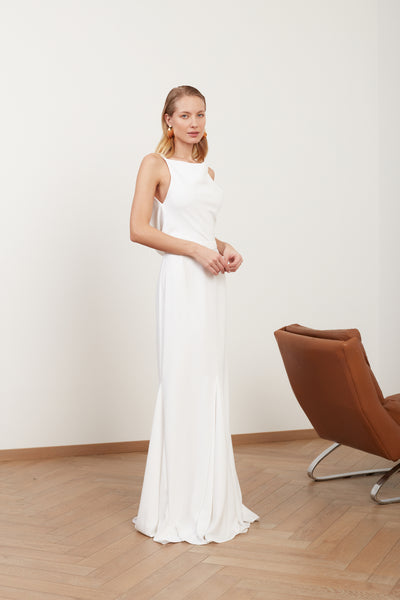 LINEA romantic long wedding dress with flattering skirt – UNDRESS